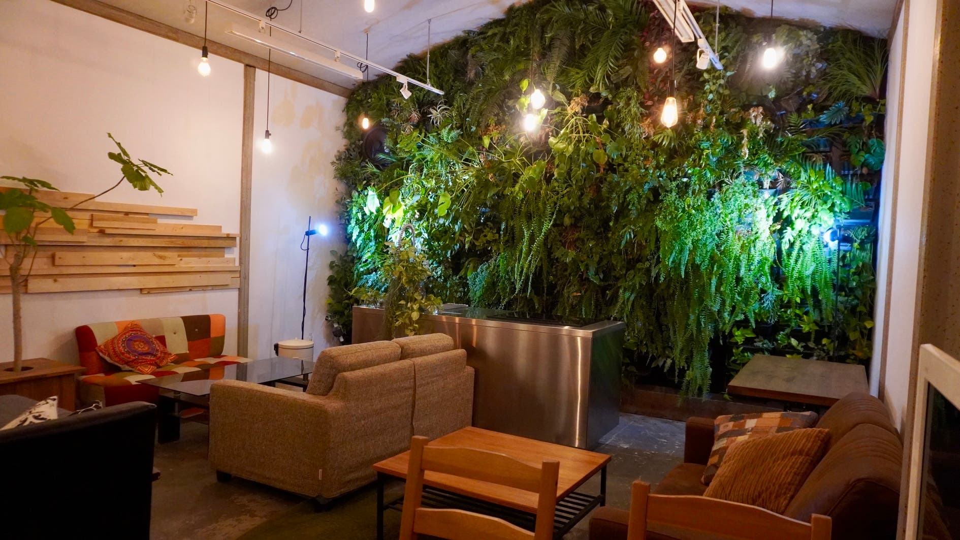 西大橋駅徒歩4分 四ツ橋徒歩8分 / 交流会や忘年会などで人気 / 20名以上のご利用可 / 緑をテーマしたキッチン付きスペースの写真17