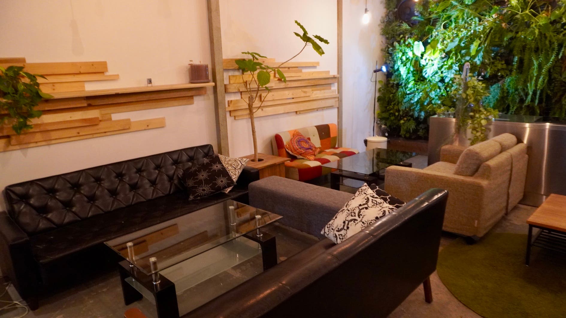 西大橋駅徒歩4分 四ツ橋徒歩8分 / 交流会や忘年会などで人気 / 20名以上のご利用可 / 緑をテーマしたキッチン付きスペースの写真18