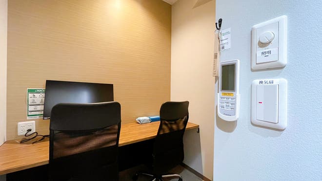 【品川駅から徒歩1分】モニター・フリードリンク付き2名個室(ブース4)7階※予約時間前は入室不可の写真1