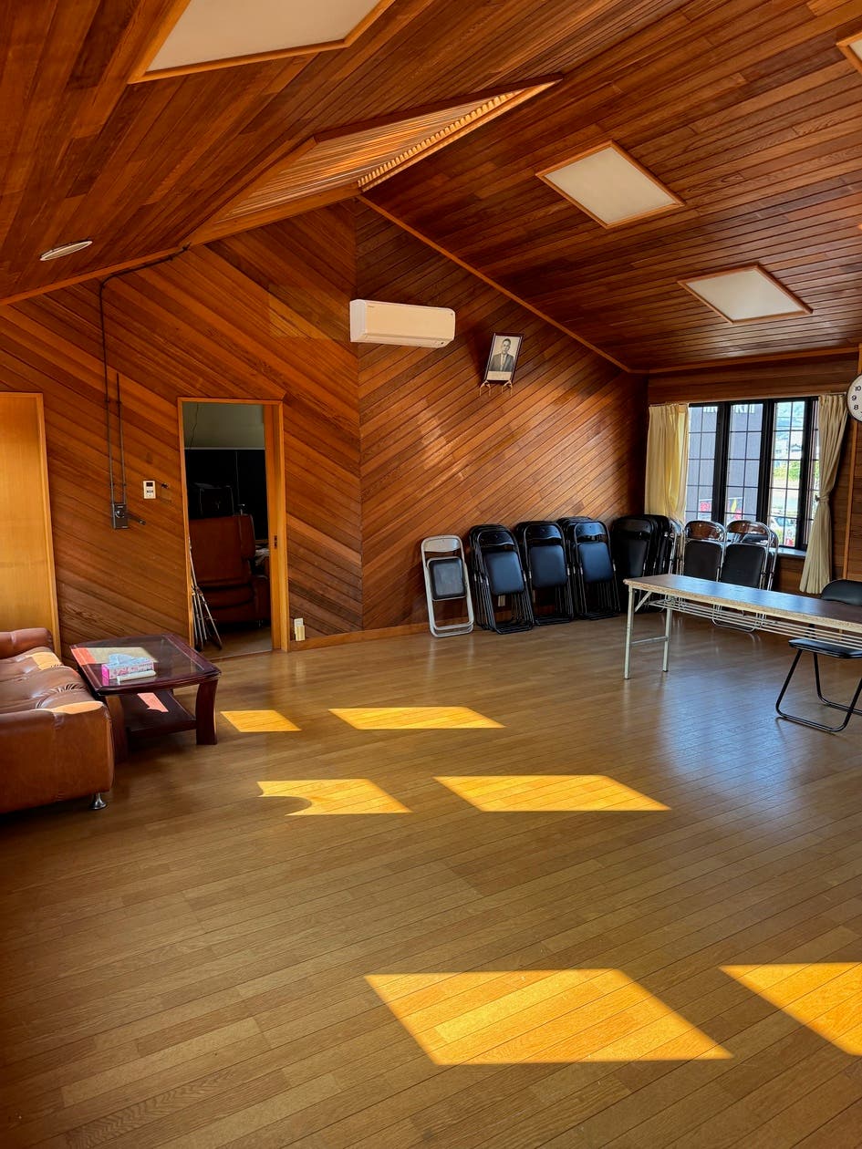 釣りの行き帰りの待ち合わせ、釣りクラブの会議にピッタリな会議室の写真1