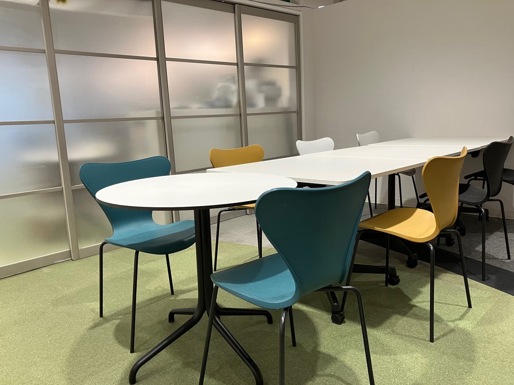 ✨京王線・小田急線「永山駅」徒歩1分！グリナード永山内のレンタルスペースです。🌟駅近/ママ会/打ち合わせ/面接✨の写真4