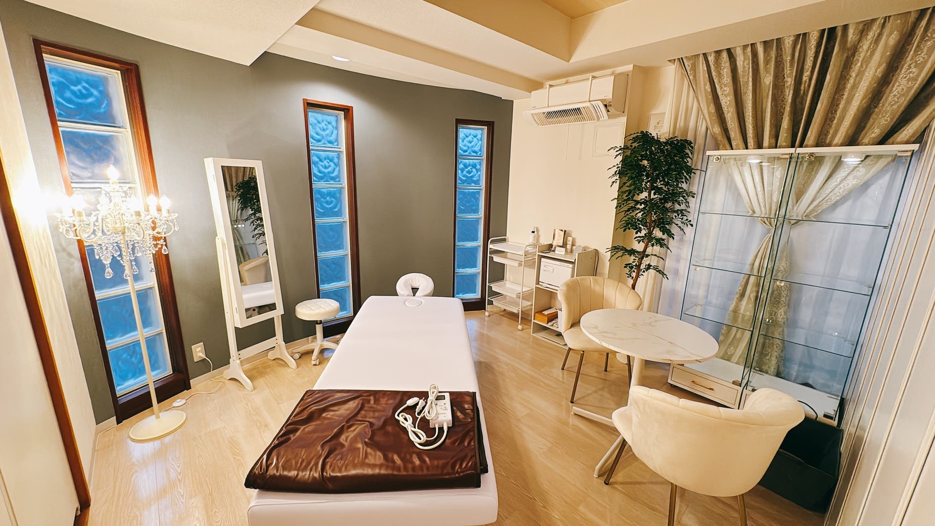 【女性施術者専用サロン】エステ、リラク、マッサージ専用ルーム：A-room | 道頓堀からすぐ！なんば・長堀からもアクセス良好！の写真4