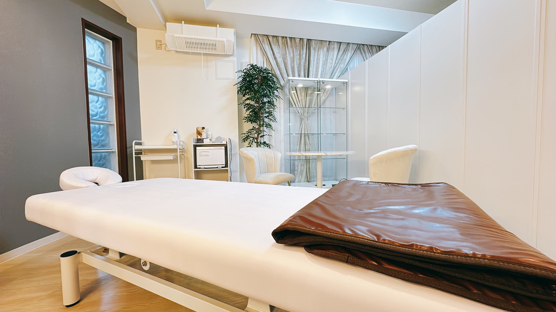 【女性施術者専用サロン】エステ、リラク、マッサージ専用ルーム：A-room | 道頓堀からすぐ！なんば・長堀からもアクセス良好！の写真7