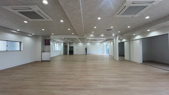 【期間限定価格】NEW OPEN!上野駅から5分♪尾久駅すぐ 一面鏡張り70㎡多目的スペース 会議/ヨガ/ダンススタジオ/撮影の写真4