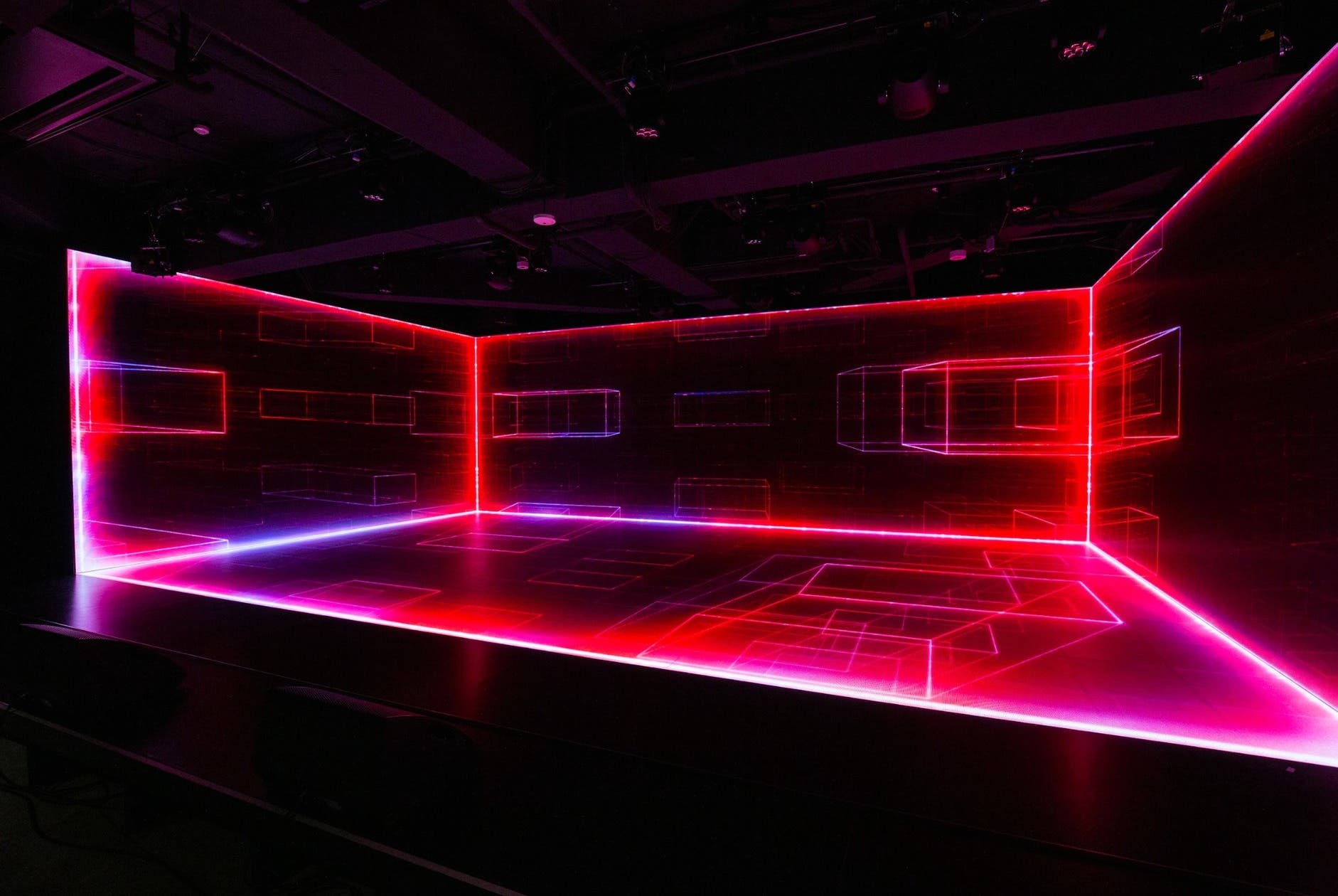 4面LEDパネルと映像システムを常設した、リアルイベントと映像配信を両立可能な、ハイブリット型スタジアム の写真2