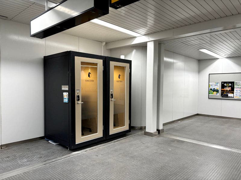 【CHATBOX ポートライナー市民広場駅】No.2　Web会議・通話に最適/無料WiFi/電源ありの写真1