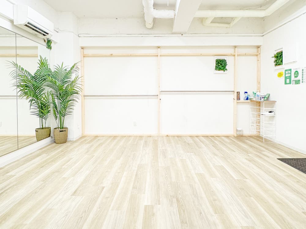 【ダンスOK❗️リニューアルオープン🎉】30㎡の広々空間|石川町駅3分✨大型鏡設置|全備品無料|単発も定期利用も大歓迎🌟の写真4