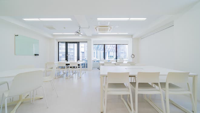 【渋谷駅C1出口徒歩1分】渋谷警察署に近接。白で統一した1日利用のデザイナーズオフィス。高速wifi完備。の写真3