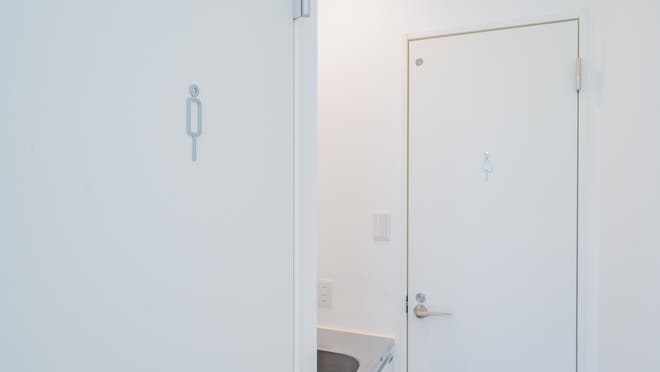 【渋谷駅C1出口徒歩1分】渋谷警察署に近接。白で統一した1日利用のデザイナーズオフィス。高速wifi完備。の写真10