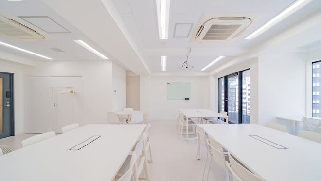 【渋谷駅C1出口徒歩1分】渋谷警察署に近接。白で統一した1日利用のデザイナーズオフィス。高速wifi完備。の写真4