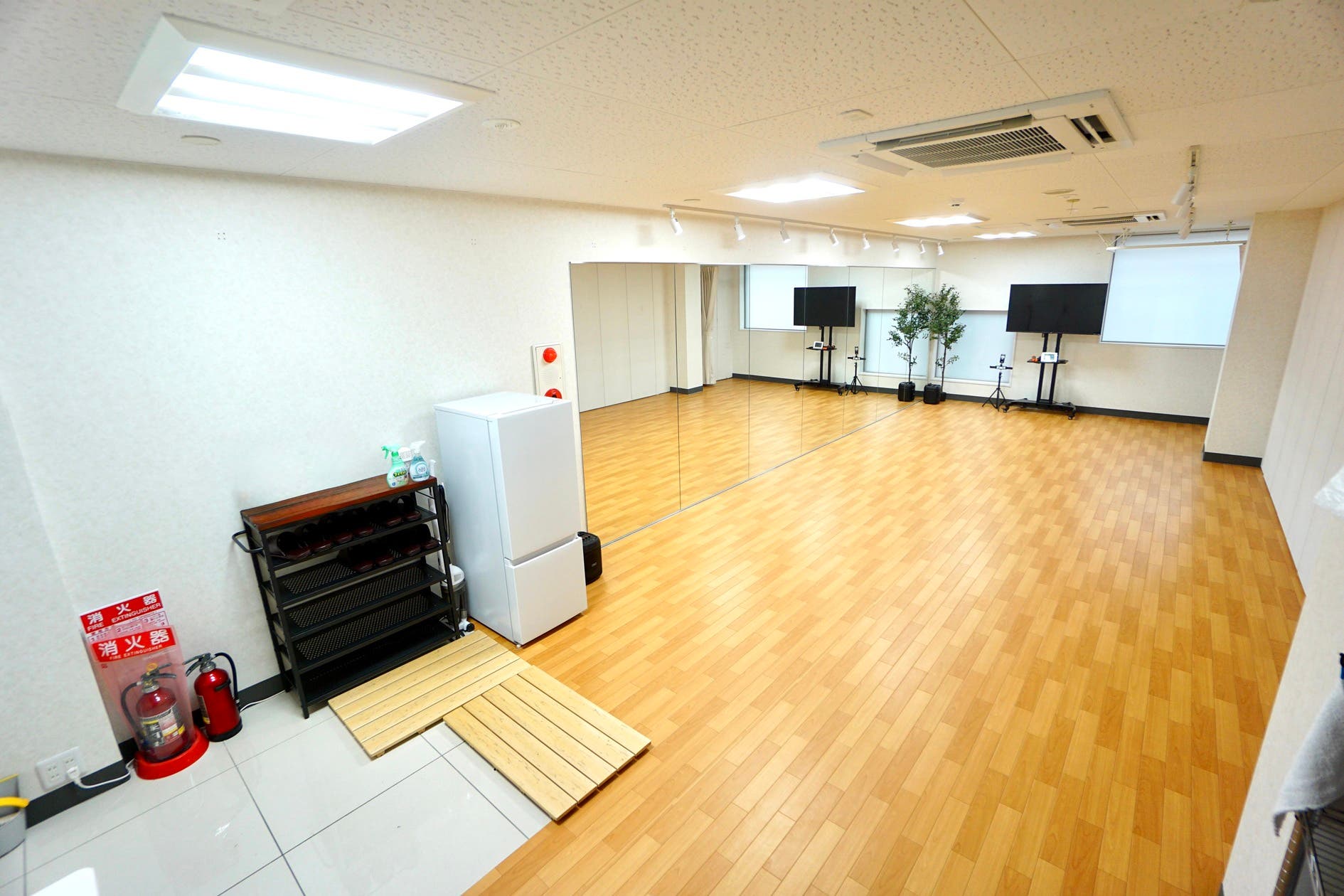 ＜天六ダンススタジオRe:＞天神橋筋六丁目駅徒歩2分🚃大型鏡💃ヨガマット🧘‍♀️Wi-Fi🛜ダンス/撮影/レッスンの写真1