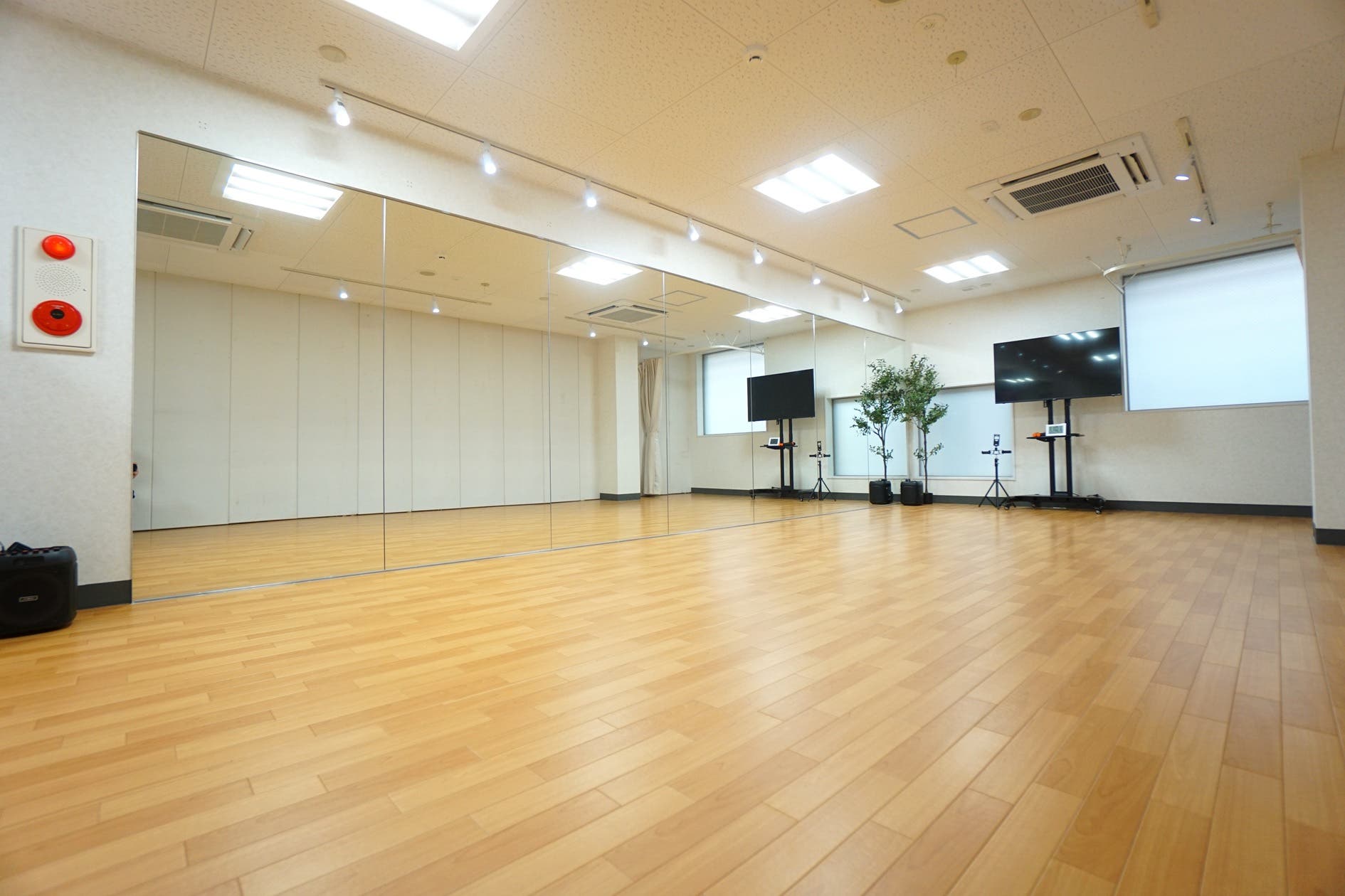 ＜天六ダンススタジオRe:＞天神橋筋六丁目駅徒歩2分🚃大型鏡💃ヨガマット🧘‍♀️Wi-Fi🛜ダンス/撮影/レッスンの写真4