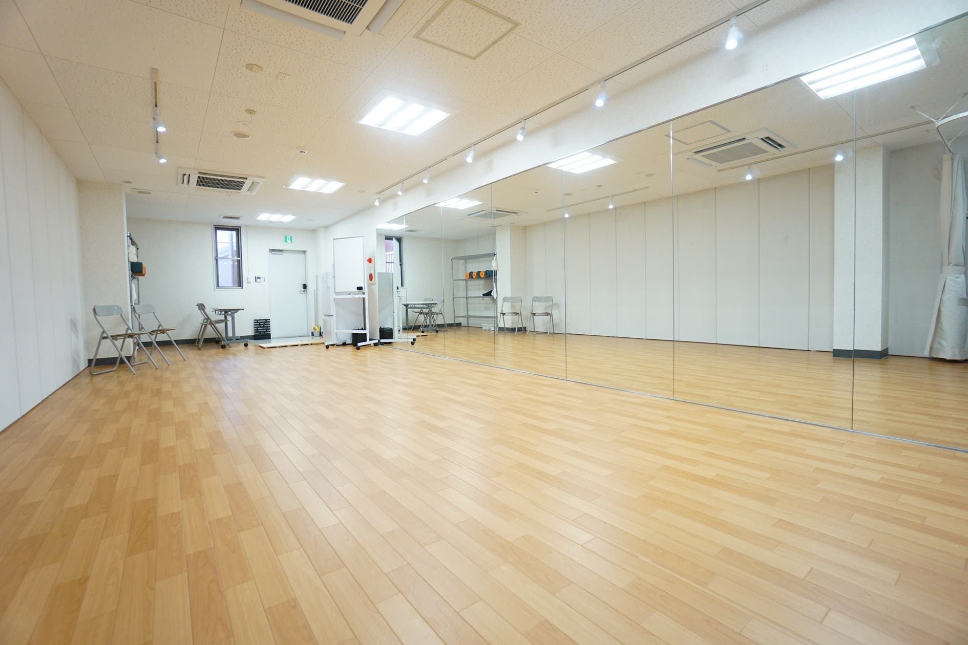 ＜天六ダンススタジオRe:＞天神橋筋六丁目駅徒歩2分🚃大型鏡💃ヨガマット🧘‍♀️Wi-Fi🛜ダンス/撮影/レッスンの写真11