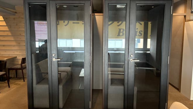 【1名個室ブースBooth.A】池袋駅徒歩1分/受付スタッフ常駐で安心サポート◎/電源Wi-Fiフリードリンク/Web会議の写真3