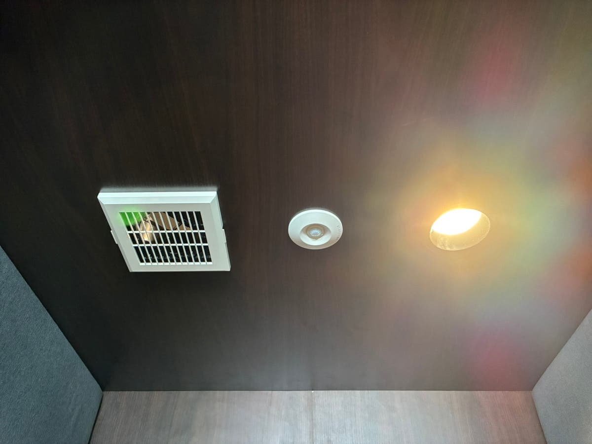 【1名個室ブースBooth.A】池袋駅徒歩1分/受付スタッフ常駐で安心サポート◎/電源Wi-Fiフリードリンク/Web会議の写真9