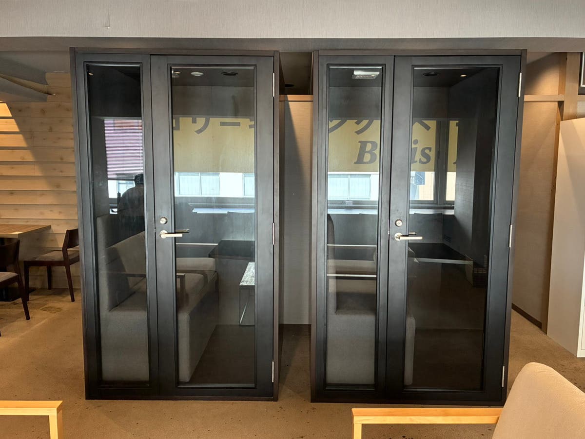 【1名個室ブースBooth.B】池袋駅徒歩1分/受付スタッフ常駐で安心サポート◎/電源Wi-Fiフリードリンク/Web会議の写真3