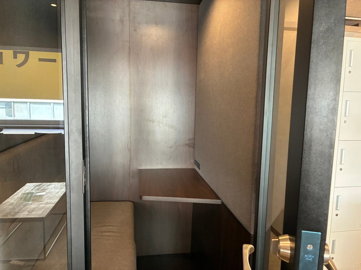 【1名個室ブースBooth.B】池袋駅徒歩1分/受付スタッフ常駐で安心サポート◎/電源Wi-Fiフリードリンク/Web会議の写真6