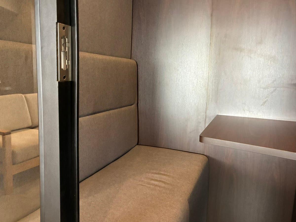 【1名個室ブースBooth.B】池袋駅徒歩1分/受付スタッフ常駐で安心サポート◎/電源Wi-Fiフリードリンク/Web会議の写真7