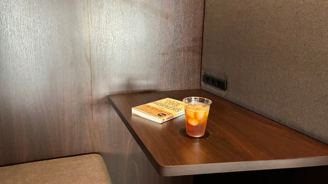 【1名個室ブースBooth.B】池袋駅徒歩1分/受付スタッフ常駐で安心サポート◎/電源Wi-Fiフリードリンク/Web会議の写真12