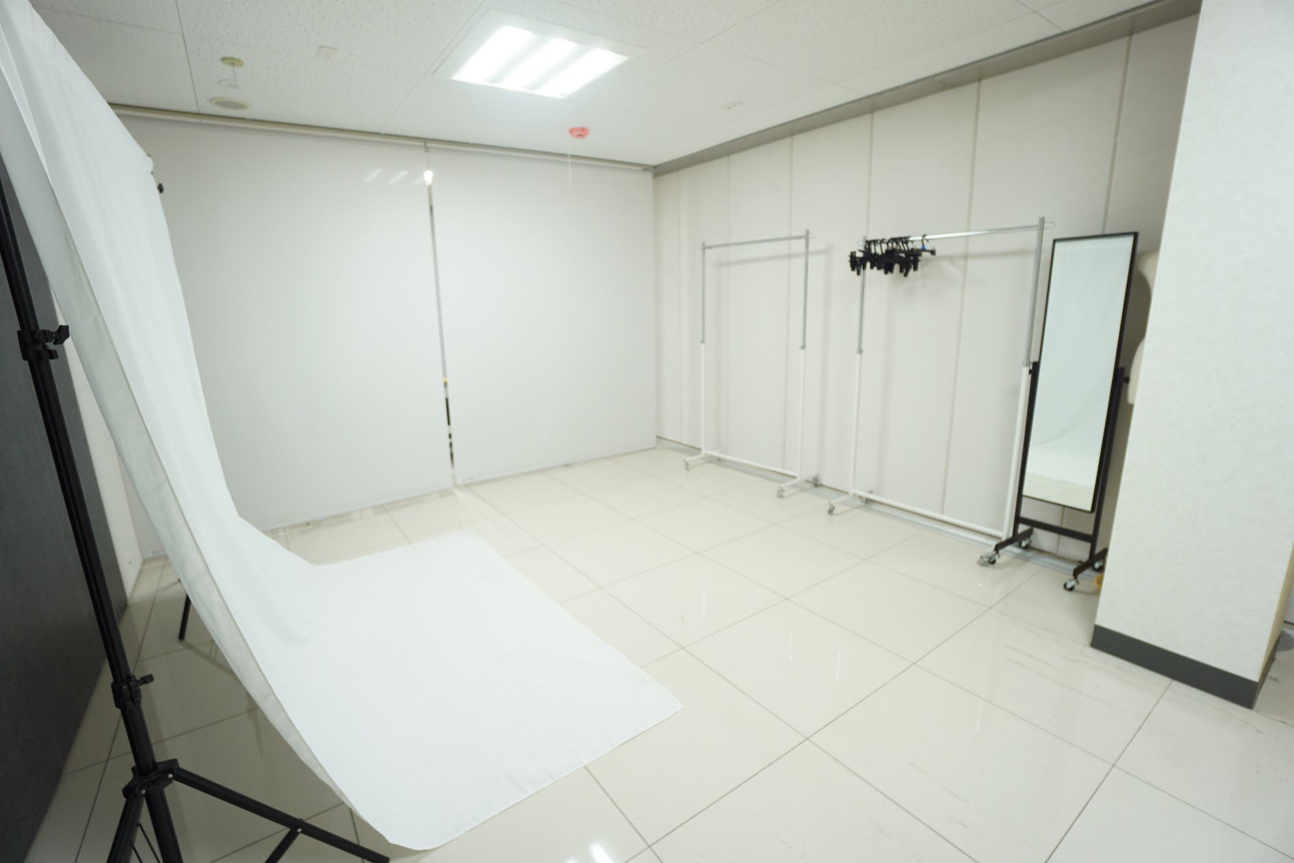 ＜天六撮影スタジオRe:＞OPEN SALE中🎊天神橋筋六丁目駅徒歩2分🚃光回線Wi-Fi🛜更衣室👗撮影/ポートレートの写真9