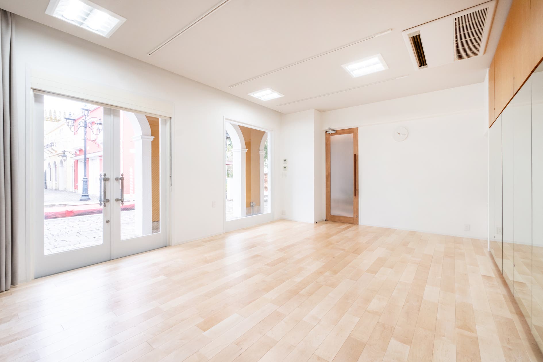 【自由が丘駅 徒歩5分】セミナー、会議、撮影控え室、ヨガ、プライベートレッスン、など、多目的スペース！の写真1