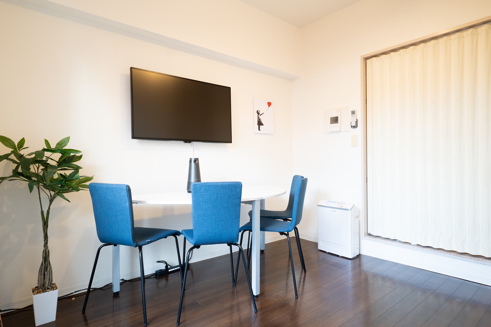 🍤名駅５分🌈２４時間利用可能名古屋初の半円机会議室👉web面接面談会議セミナー・ヘアメイク撮影・打合せ・完全個室✨備品無料の写真12