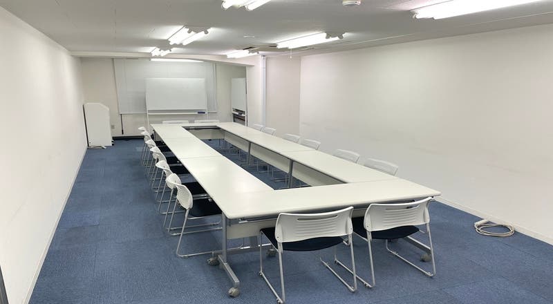 【秋葉原7分/浅草橋4分】ロの字着席16名　会議・商談・役員会向けの会議室、高速Wi-Fi/ホワイトボード完備