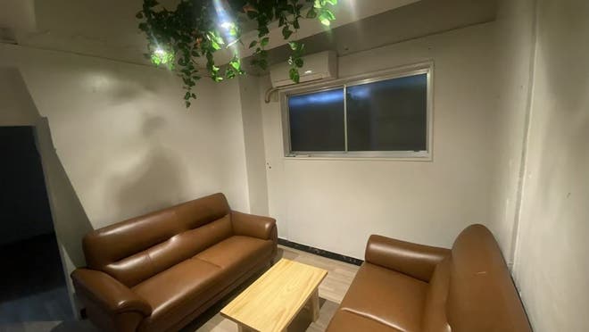 軍艦110|レンタルスタジオ|24時間利用OK!リラックス空間|ソファ2台・エアコン・Wi-Fi完備|読書・作業にも最適!の写真1