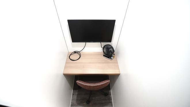 <Aivicワークブース西新宿No.1>西新宿駅徒歩3分🚃1人用完全個室🚪光回線Wi-Fi📶モニター🖥電源🔌テレワーク/面接の写真3