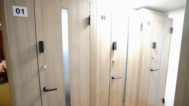 <Aivicワークブース西新宿No.2>西新宿駅徒歩3分🚃1人用完全個室🚪光回線Wi-Fi📶モニター🖥電源🔌テレワーク/面接の写真4