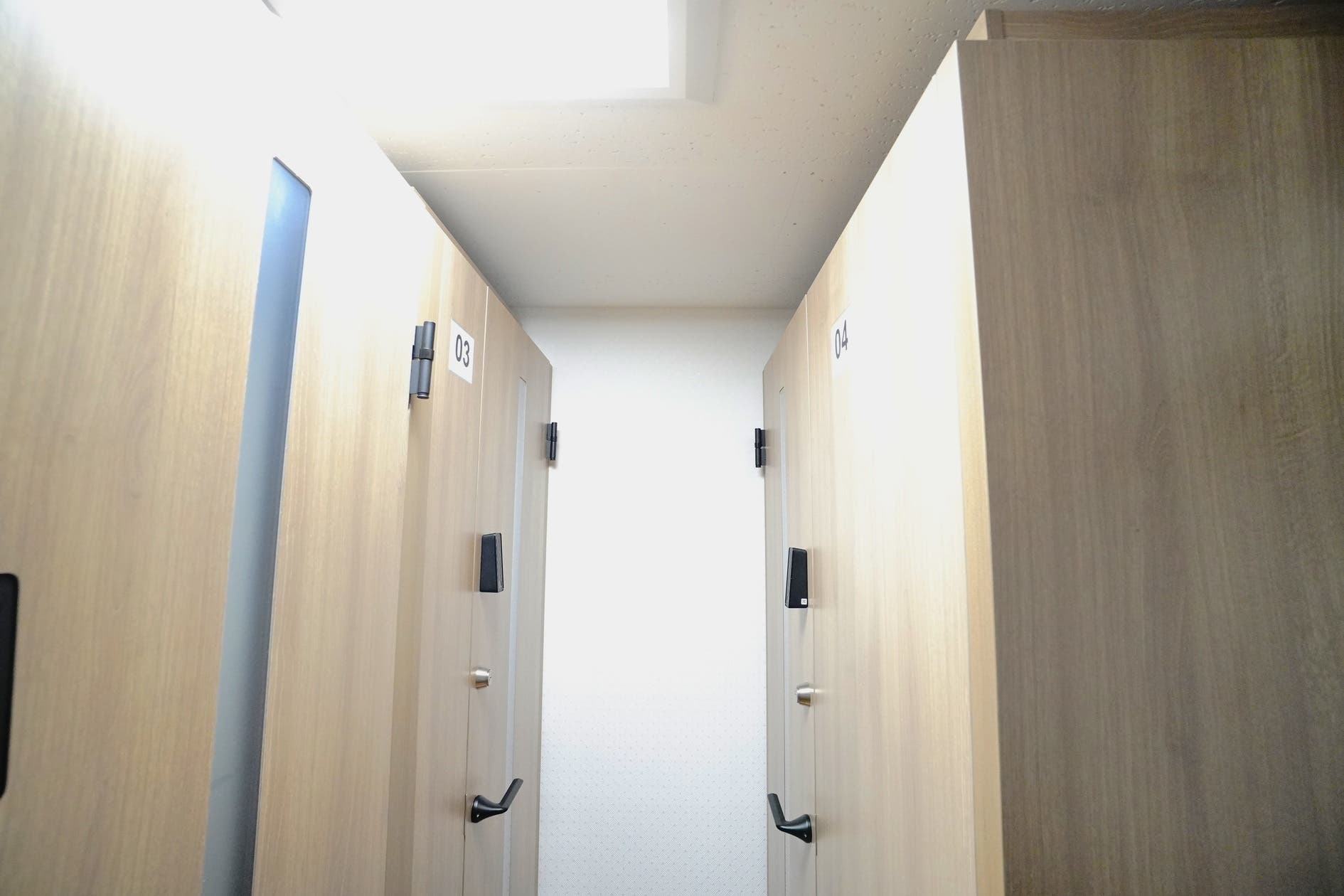 ＜Aivicワークブース西新宿No.2＞西新宿駅徒歩3分🚃1人用完全個室🚪光回線Wi-Fi📶モニター🖥電源🔌テレワーク/面接の写真5