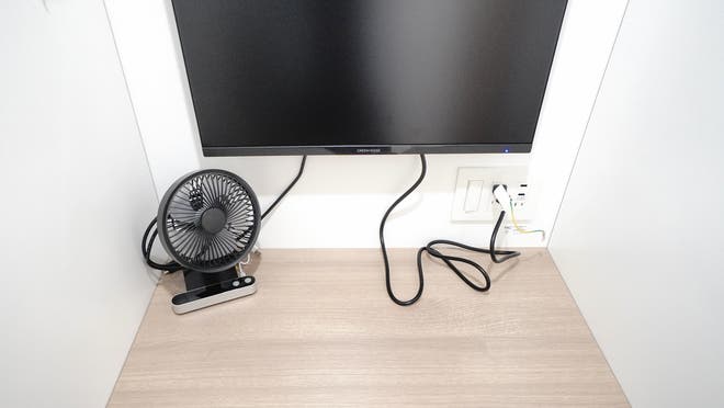 <Aivicワークブース西新宿No.3>西新宿駅徒歩3分🚃1人用完全個室🚪光回線Wi-Fi📶モニター🖥電源🔌テレワーク/面接の写真2