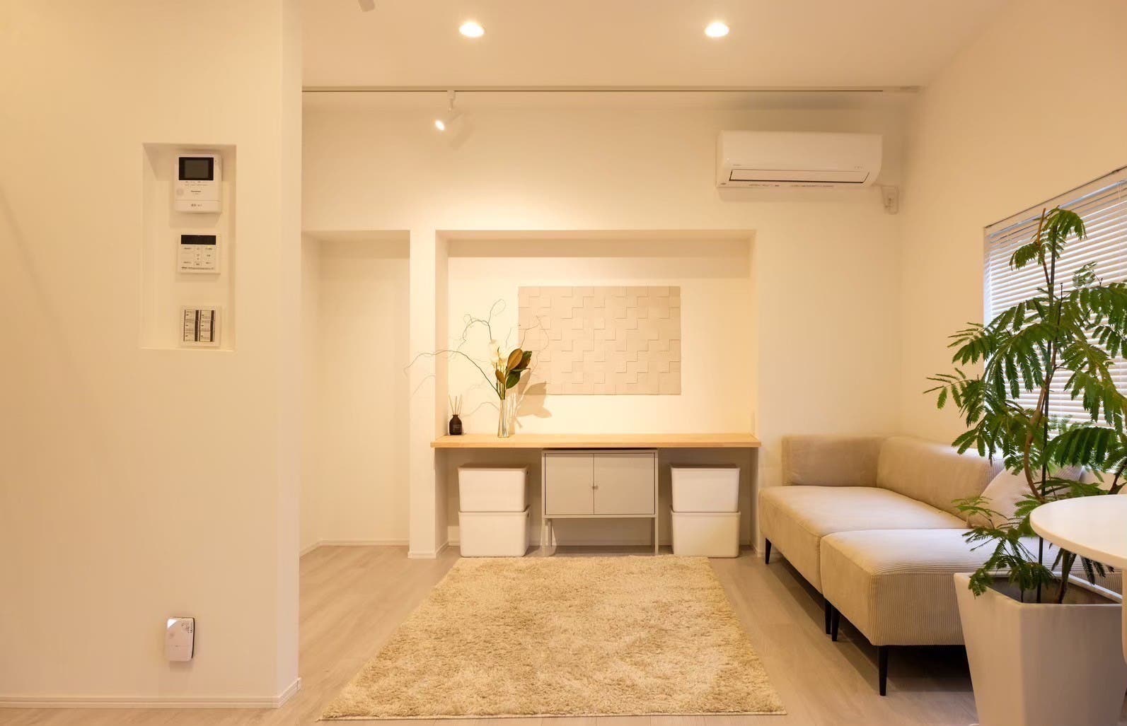 【格安】リノベ一軒家まるごと貸切！広々リビング/キッチン/シャワールーム/Netflix/駐車場の写真2