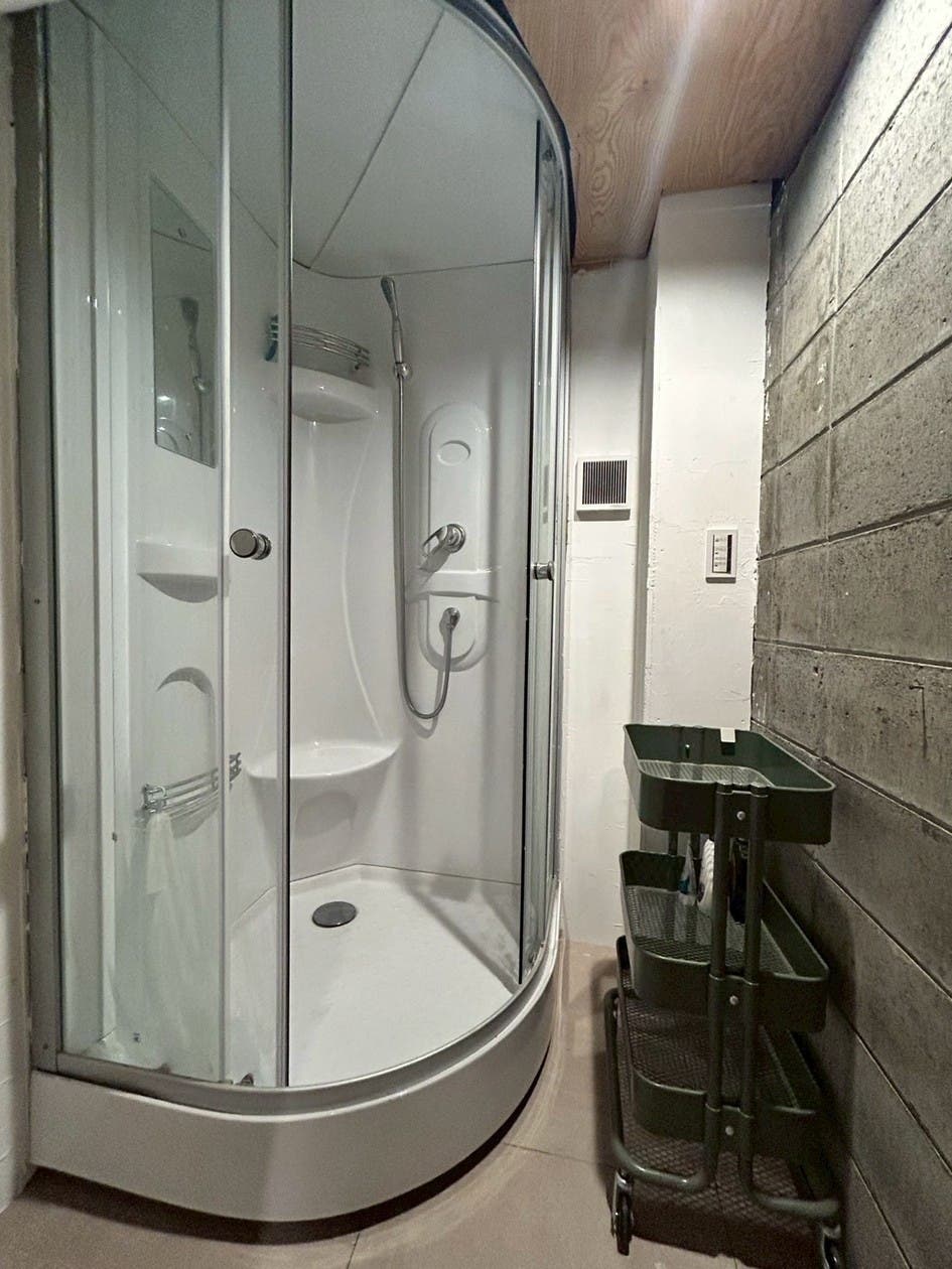 【格安】リノベ一軒家まるごと貸切！広々リビング/キッチン/シャワールーム/Netflix/駐車場の写真7