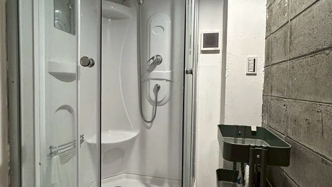 【格安】リノベ一軒家まるごと貸切!広々リビング/キッチン/シャワールーム/Netflix/駐車場の写真7