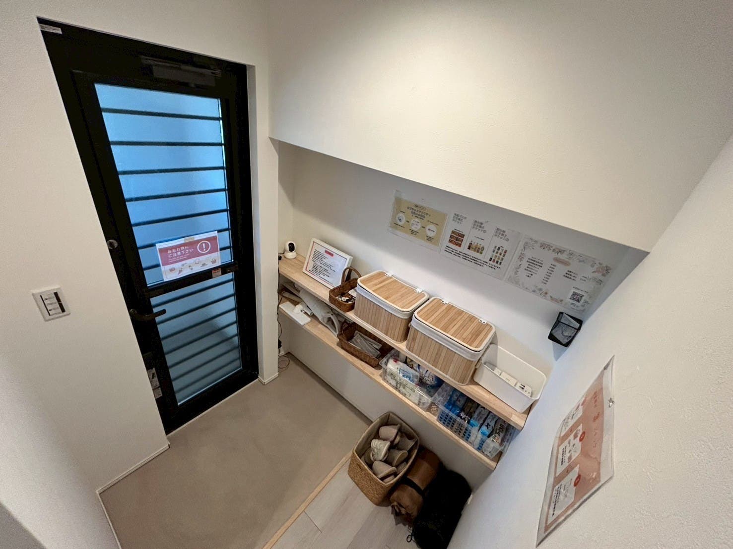 【格安】リノベ一軒家まるごと貸切！広々リビング/キッチン/シャワールーム/Netflix/駐車場の写真8