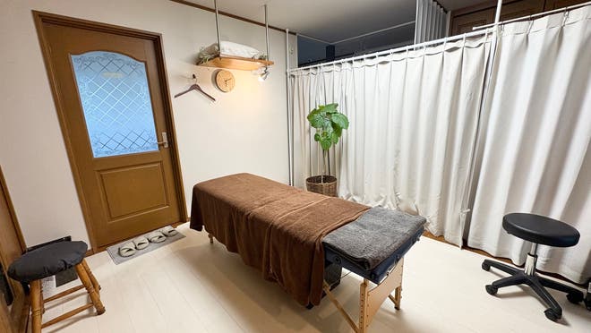 【エステルーム本館】岩倉駅近♪駐車場有✨ブラウンを基調としたナチュラル空間☆てぶらでOK!くつろぎ空間|整体マッサージ|🛜の写真13