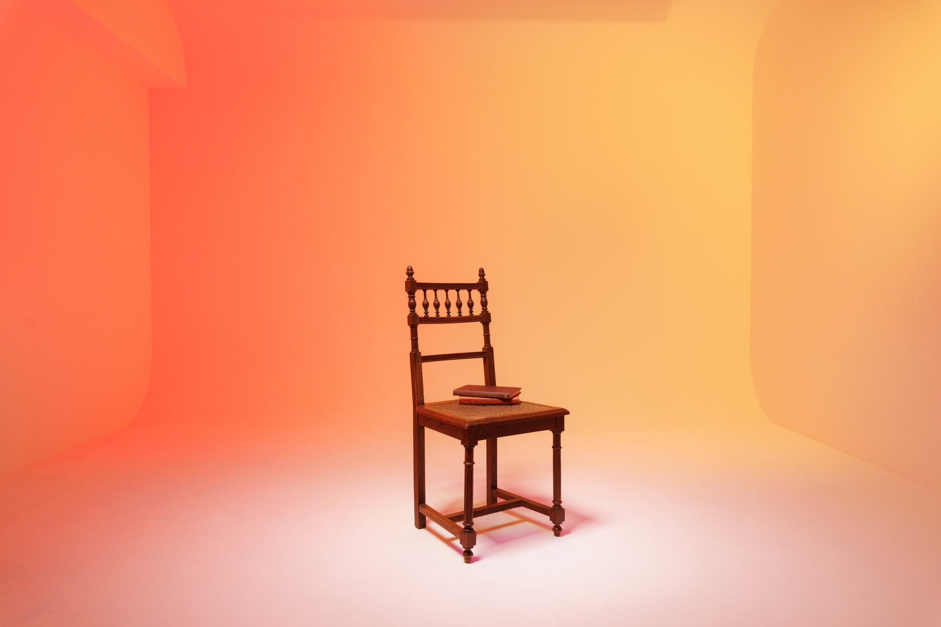 【新宿区】格安！白ホリ撮影スタジオ｜天地R構造｜NANLITEなどLEDライト多数｜人物撮影｜モデル撮影｜コスプレ｜作品撮りの写真8