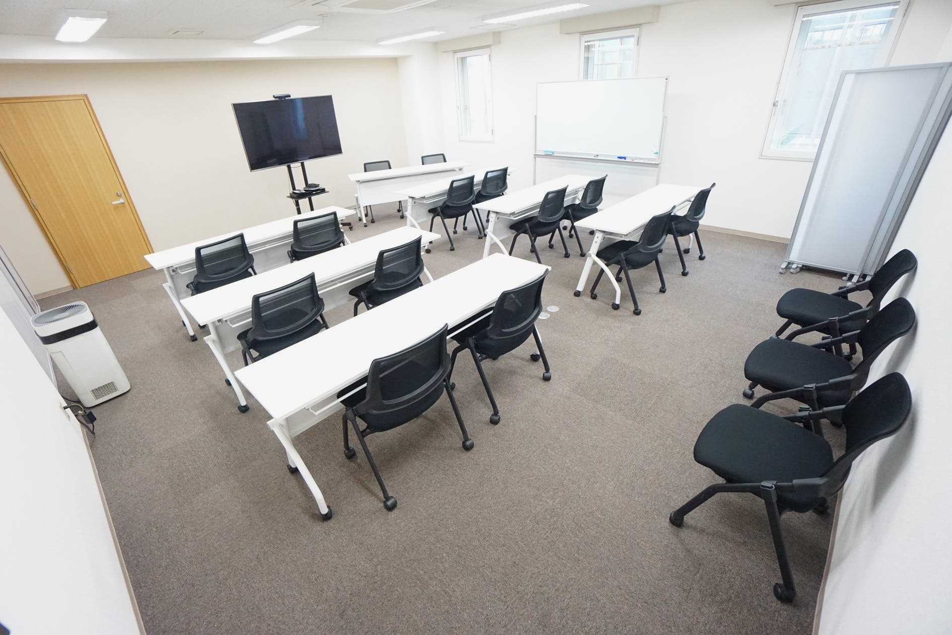 ＜NAVASE Meeting バスセンター前＞完全個室✨光回線Wi-Fi📶大型モニター📺会議/セミナー/ワークショップの写真1