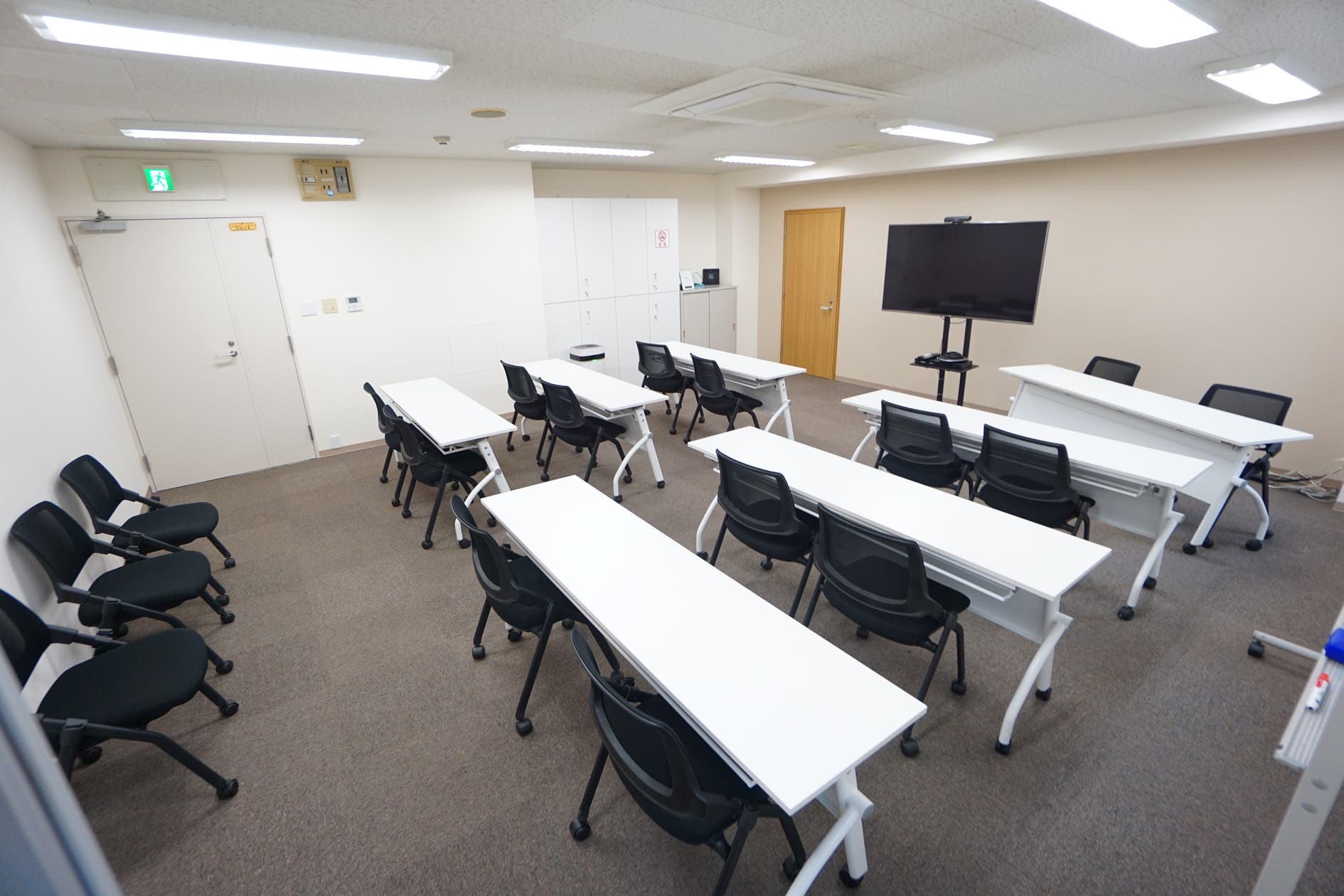 ＜NAVASE Meeting バスセンター前＞完全個室✨光回線Wi-Fi📶大型モニター📺会議/セミナー/ワークショップの写真4