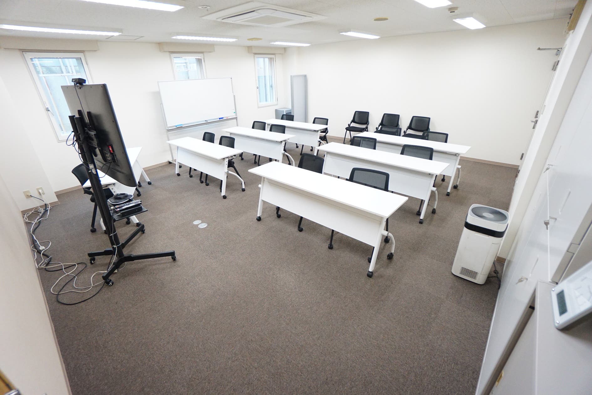 ＜NAVASE Meeting バスセンター前＞完全個室✨光回線Wi-Fi📶大型モニター📺会議/セミナー/ワークショップの写真5