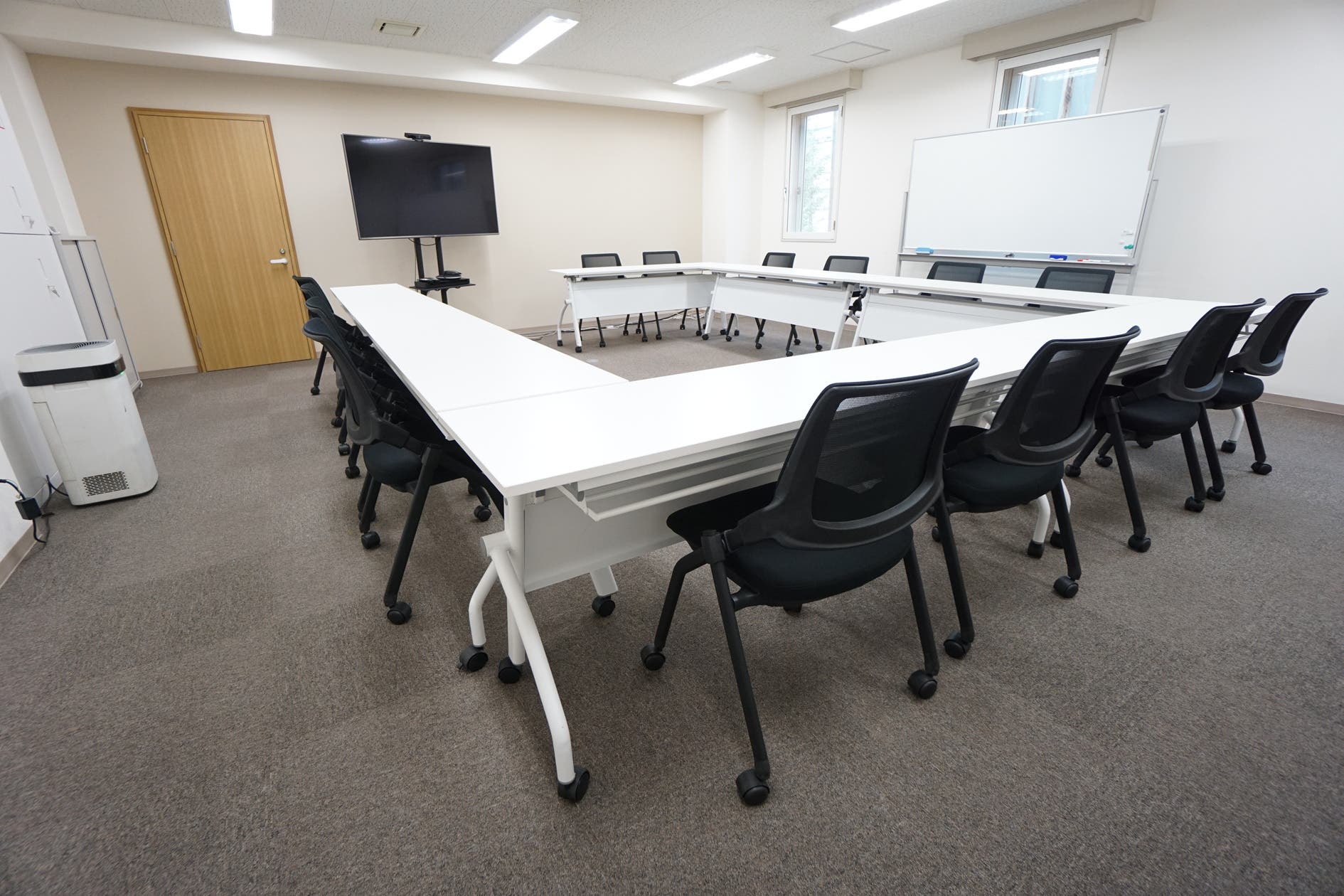 ＜NAVASE Meeting バスセンター前＞完全個室✨光回線Wi-Fi📶大型モニター📺会議/セミナー/ワークショップの写真6