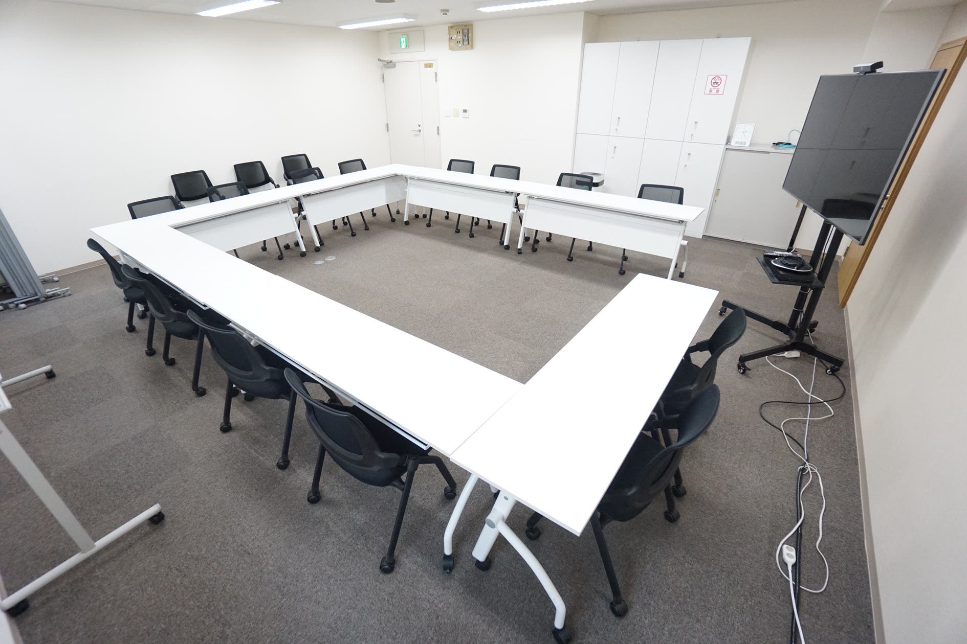 ＜NAVASE Meeting バスセンター前＞完全個室✨光回線Wi-Fi📶大型モニター📺会議/セミナー/ワークショップの写真7