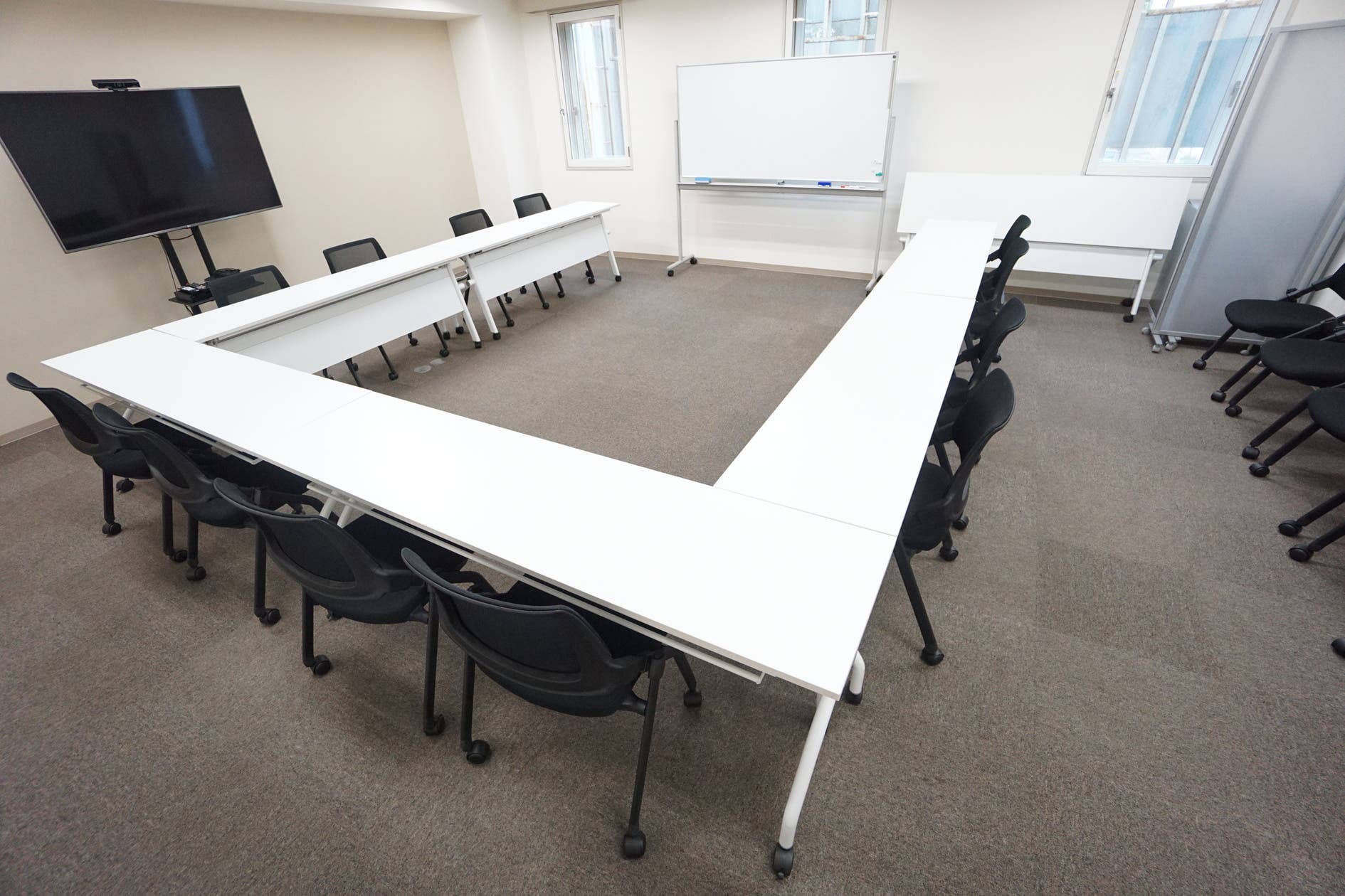 ＜NAVASE Meeting バスセンター前＞完全個室✨光回線Wi-Fi📶大型モニター📺会議/セミナー/ワークショップの写真8