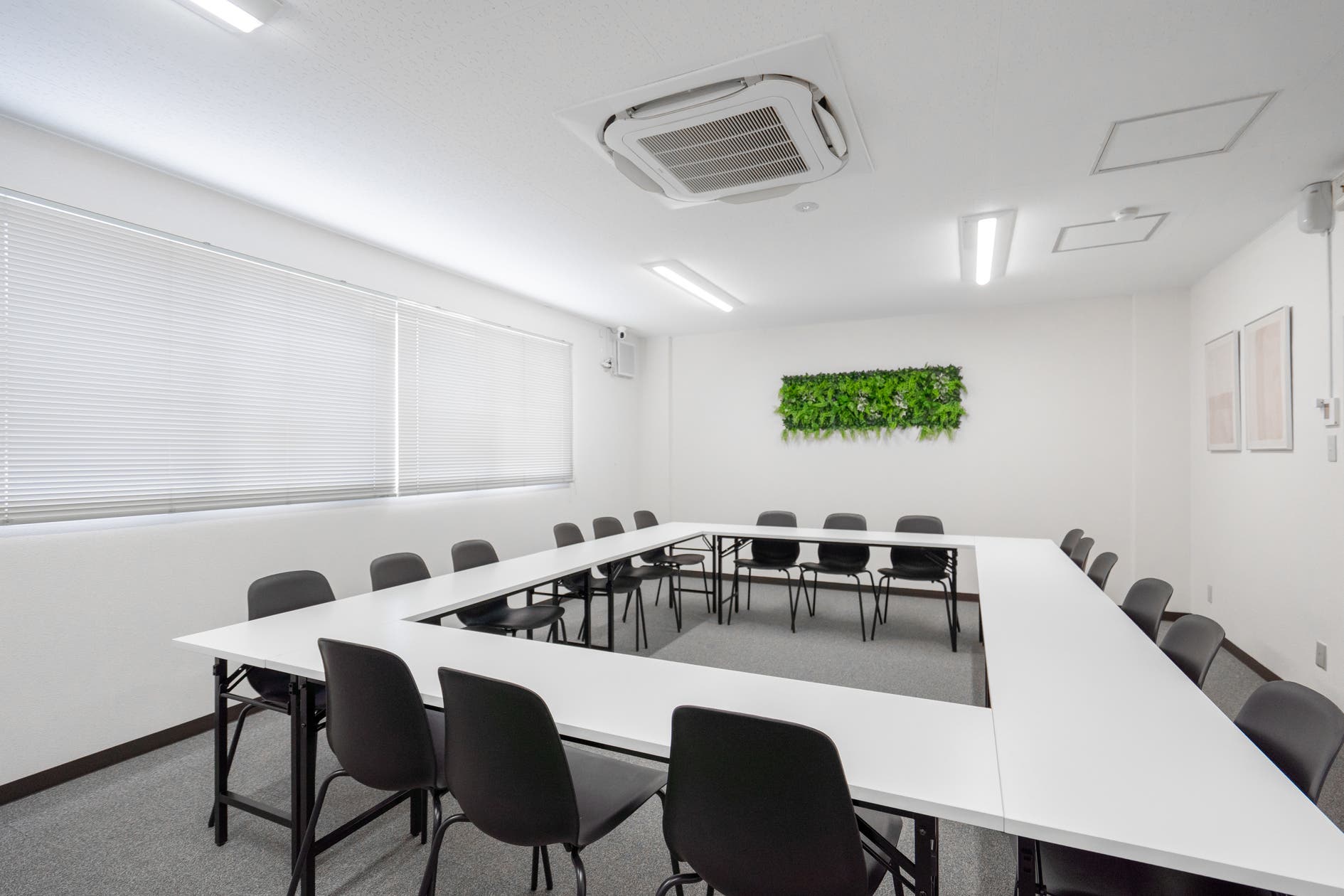 🥳【新大阪駅徒歩3分】最大25名/大画面モニタ/マイク2本無料設備充実！貸し会議室・研修セミナー・ボドゲに最適！の写真9