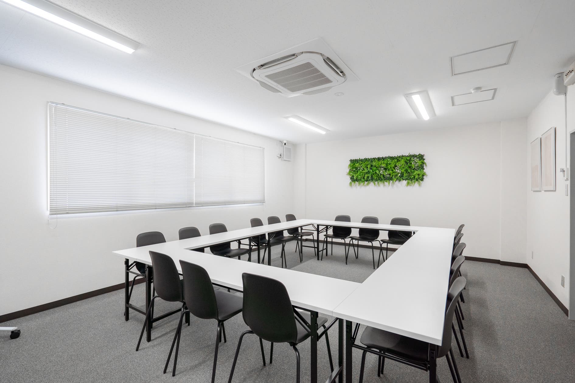 🥳【新大阪駅徒歩3分】最大25名/大画面モニタ/マイク2本無料設備充実！貸し会議室・研修セミナー・ボドゲに最適！の写真11