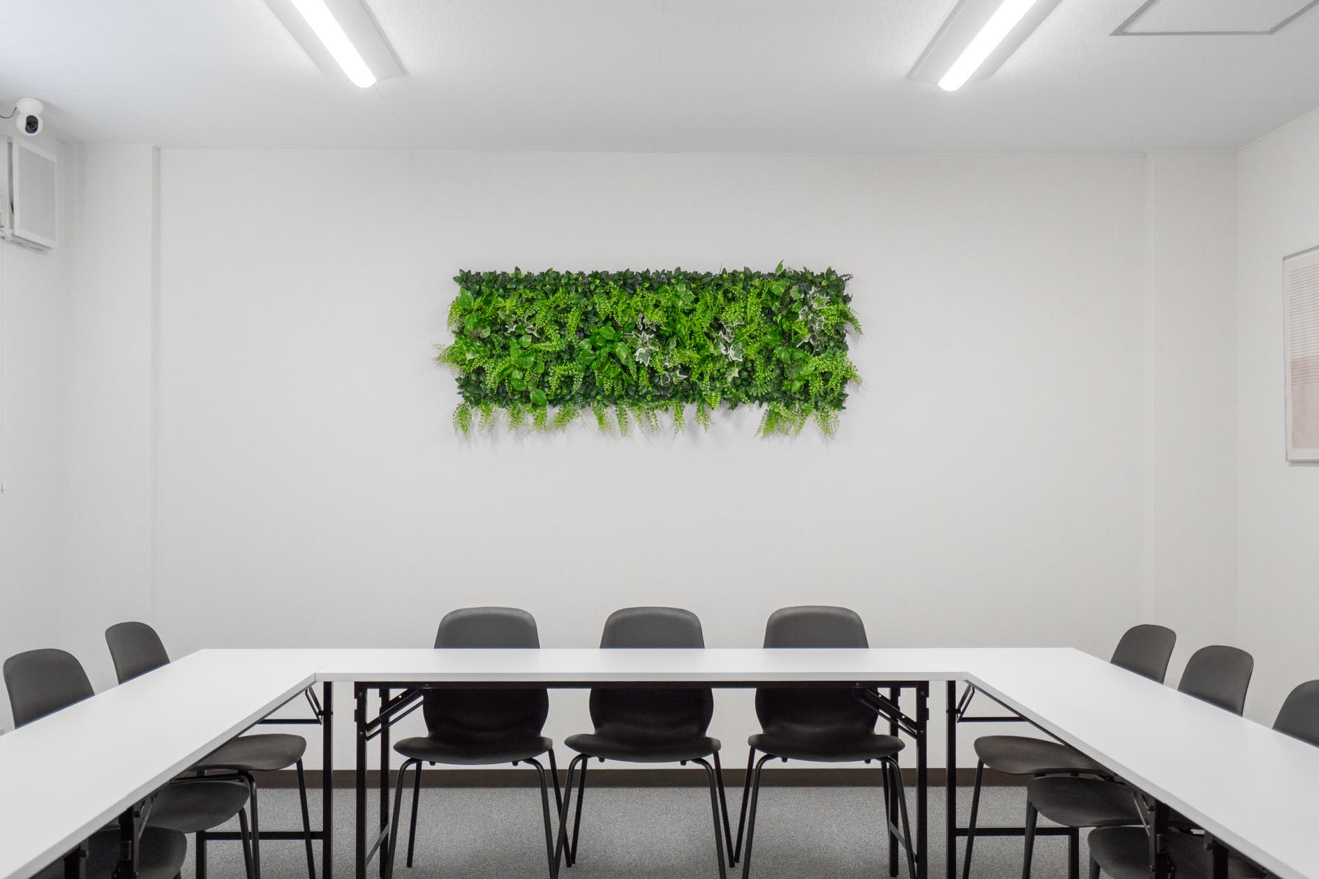 🥳【新大阪駅徒歩3分】最大25名/大画面モニタ/マイク2本無料設備充実！貸し会議室・研修セミナー・ボドゲに最適！の写真12