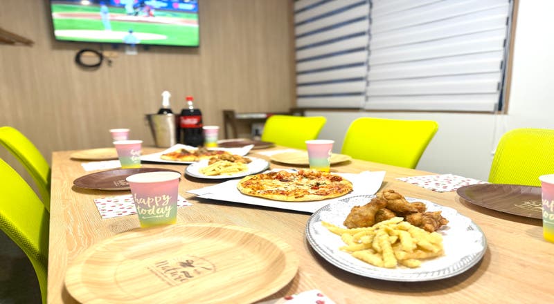 持込みパーティー🍕アルコールOK🍾スポーツ観戦🏀ボードゲーム🎲40インチモニター📺最大6名様