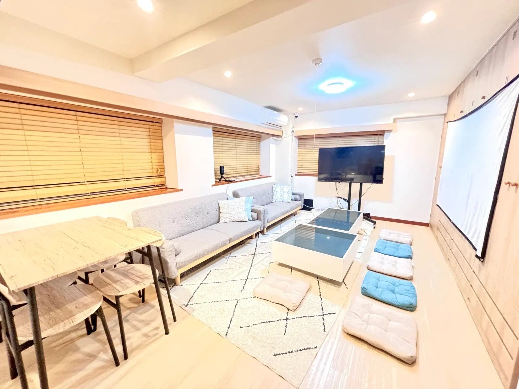 リフォーム済みで綺麗！18名OK/広い台所/24H/ゲーム機/大型プロジェクター【kitchen_002】の写真1