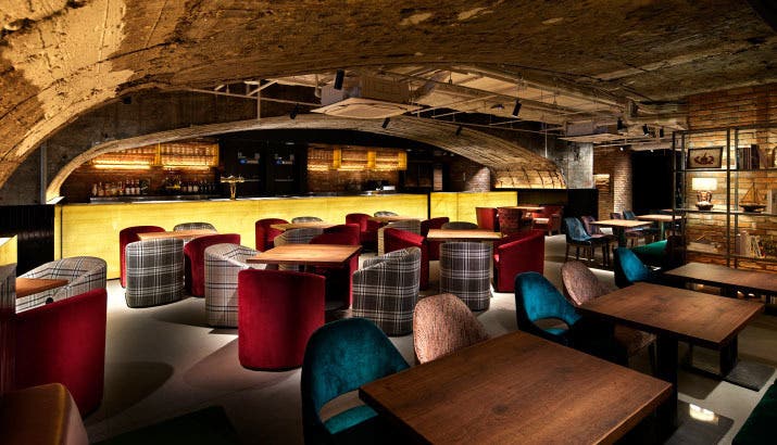 【BEER＆GRILL コウベビアハウゼ】2階L&R区画の写真1